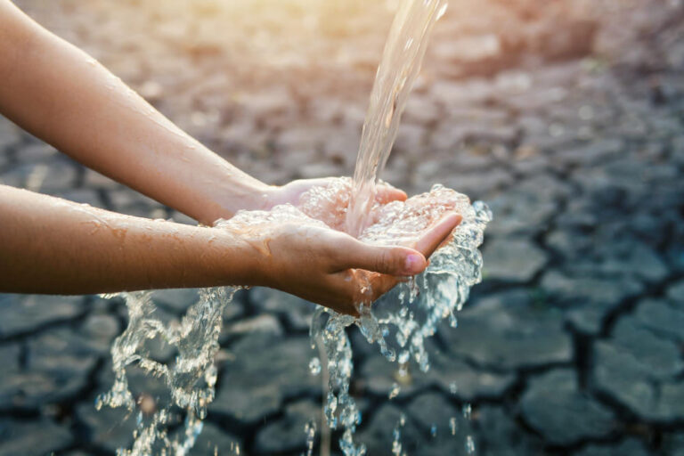Spilling Water Accidentally Spiritual Meaning: 7 Messages