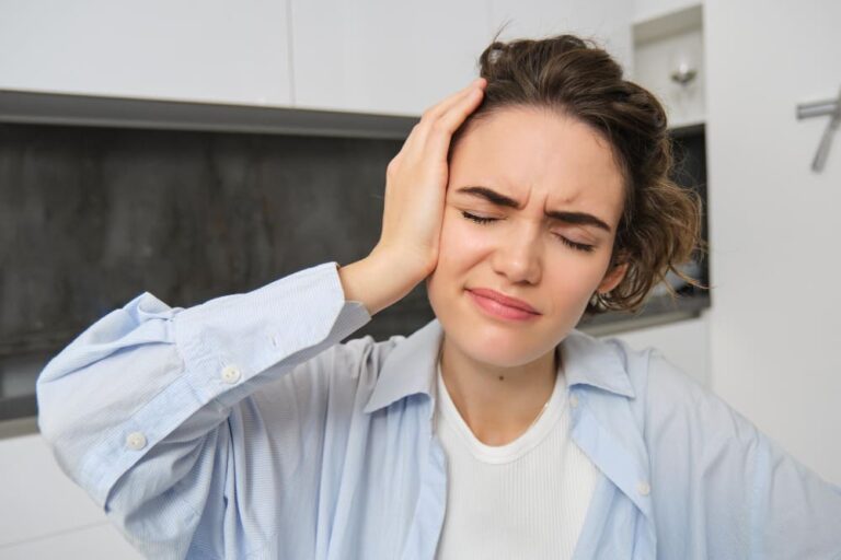 9 Biblical Meanings of Right Ear Ringing: Sign From God?