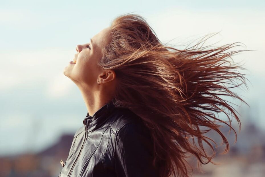 9 Spiritual Meanings of Strong and Sudden Wind: Blowing